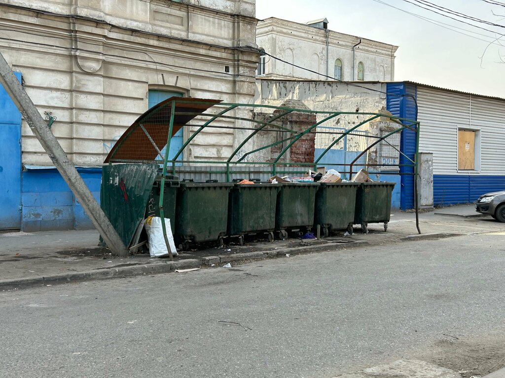 Çöp alanları Trash and garbage disposal area, Astrahan, foto