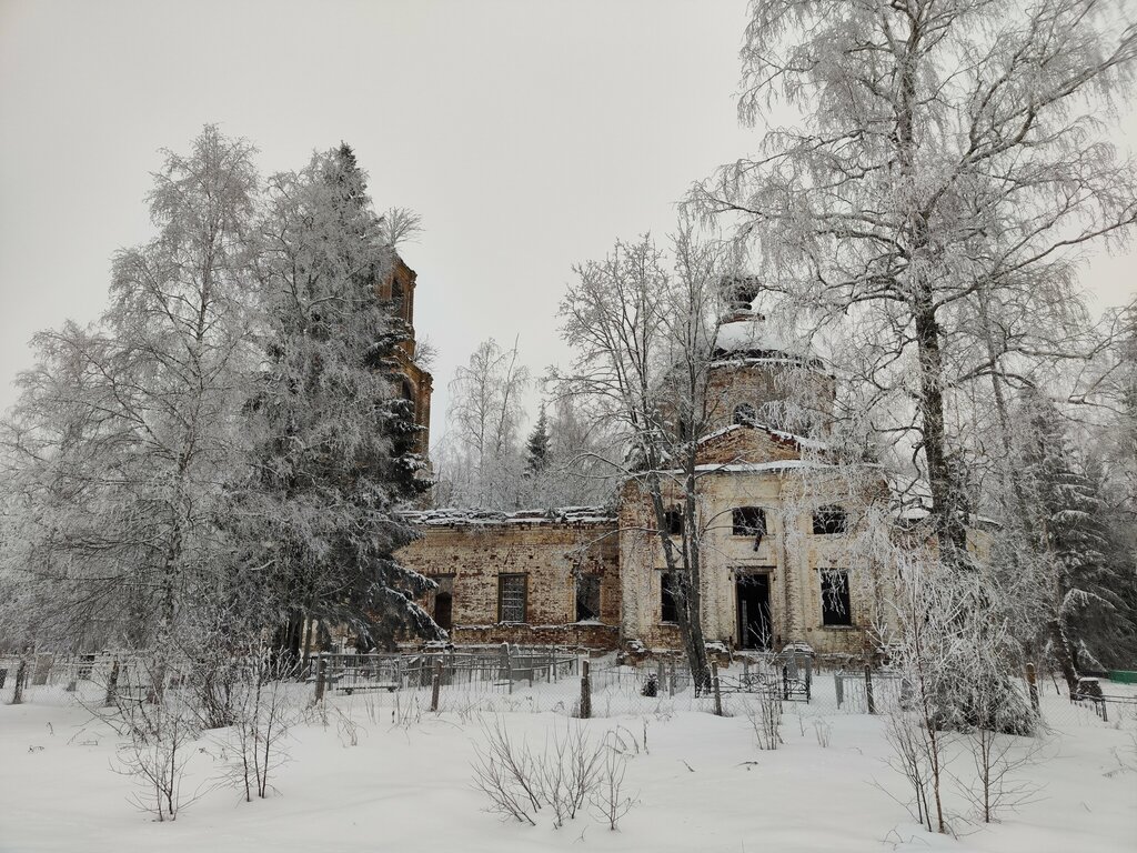 Ortodoks kiliseleri Tserkov Sreteniya Gospodnya V Sretenye, Kostromskaya oblastı, foto