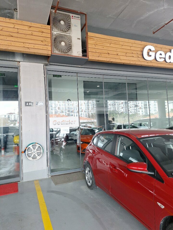 Otomobil satış galerileri Gedizler Oto 2. El, İstanbul, foto