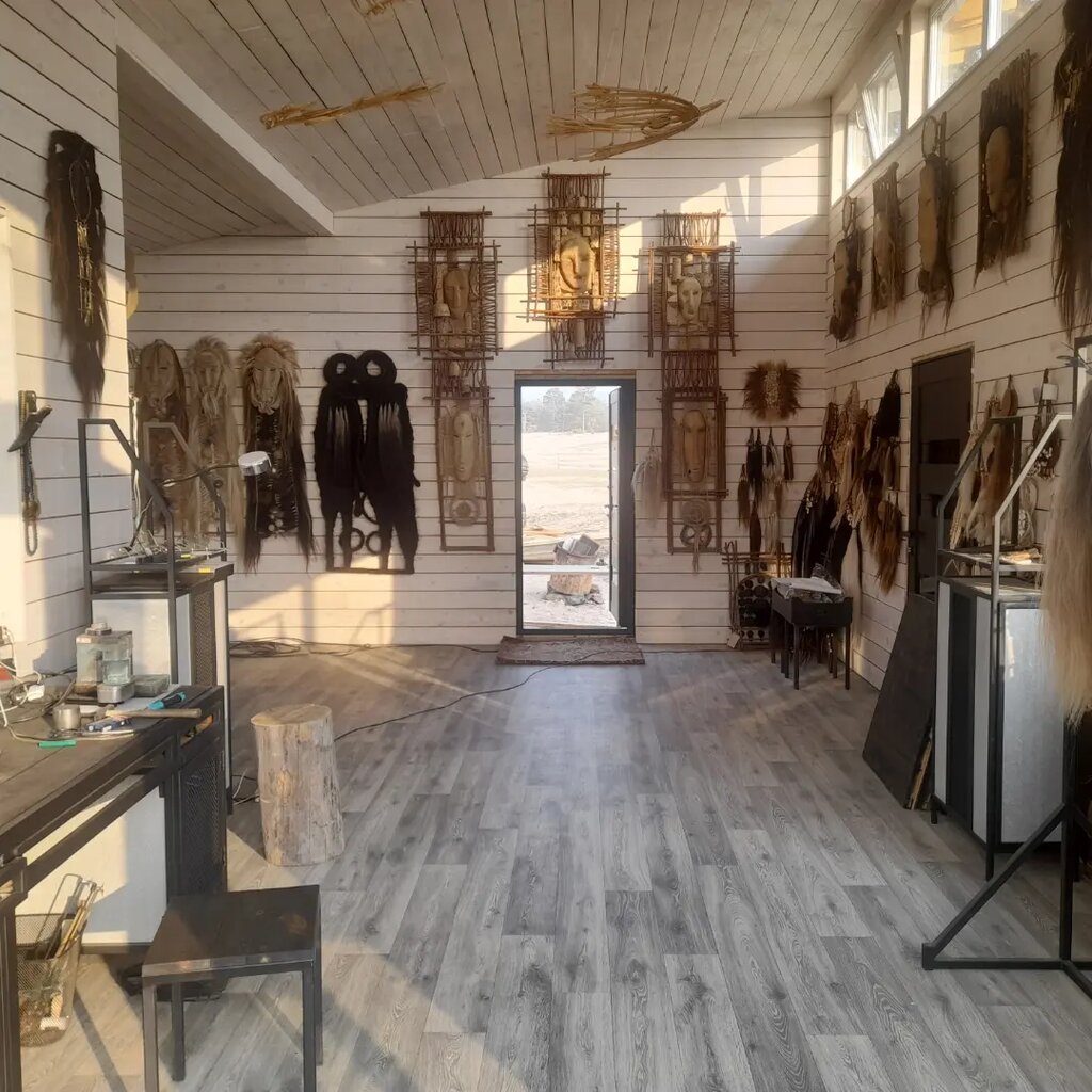 Sergi salonları, galeriler Три мира, İrkutskaya oblastı, foto