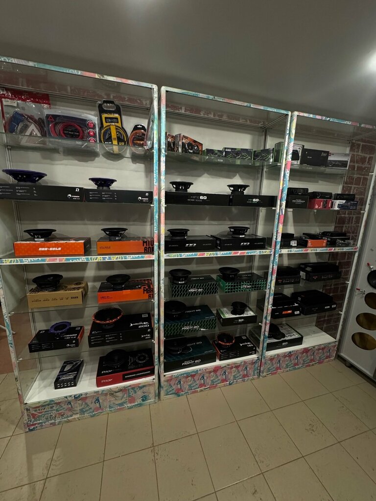 Oto ses sistemleri Bassline Garage59, Çernuşka, foto