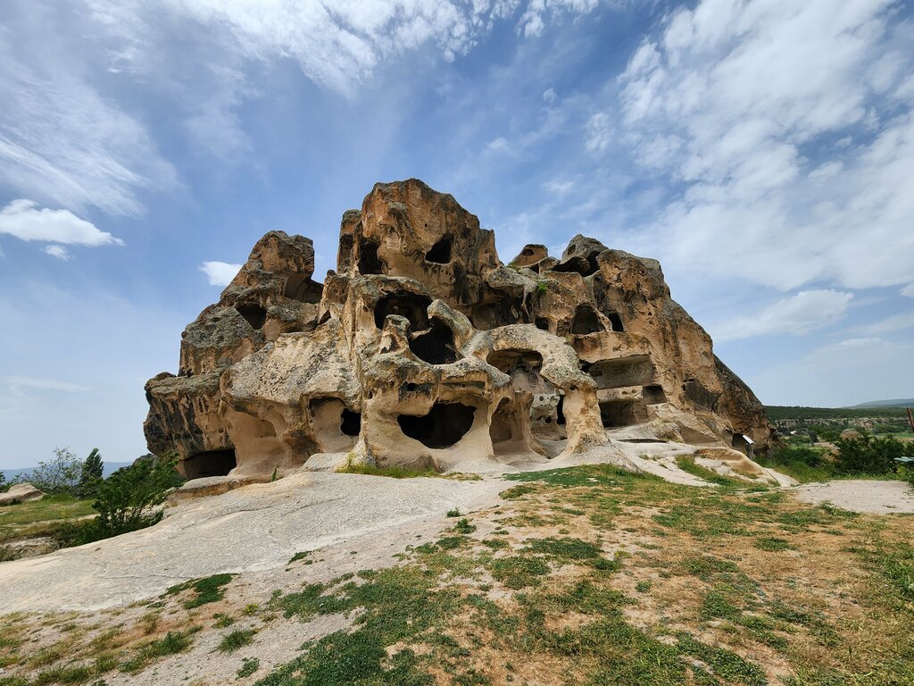 Turistik yerler Yazılıkaya, Han, foto