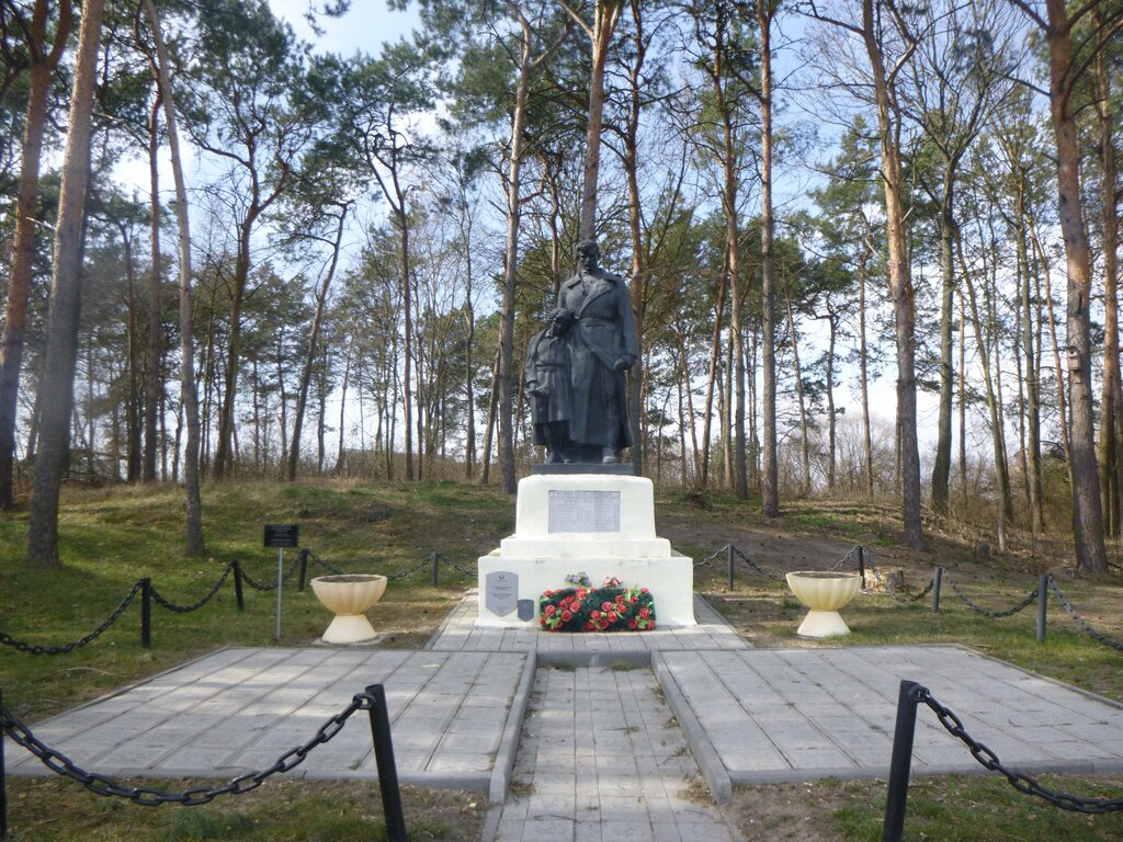 Anıt, heykel Братская могила, Brestskaya oblastı, foto