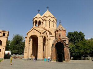 Holy Mother of God Kathoghike Church (Abovyan Street No:15, Yerevan), ermeni apostolik kilisesi  Erivan'dan