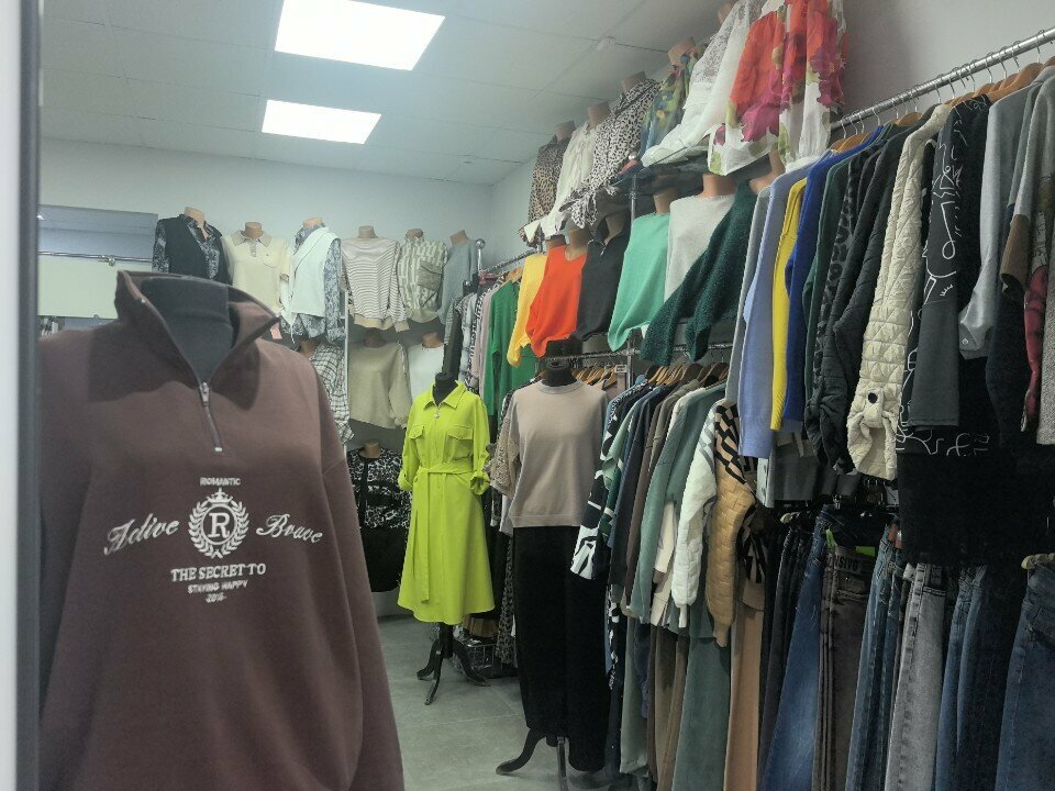 Giyim mağazası Комод, магазин женской одежды, Gelencik, foto