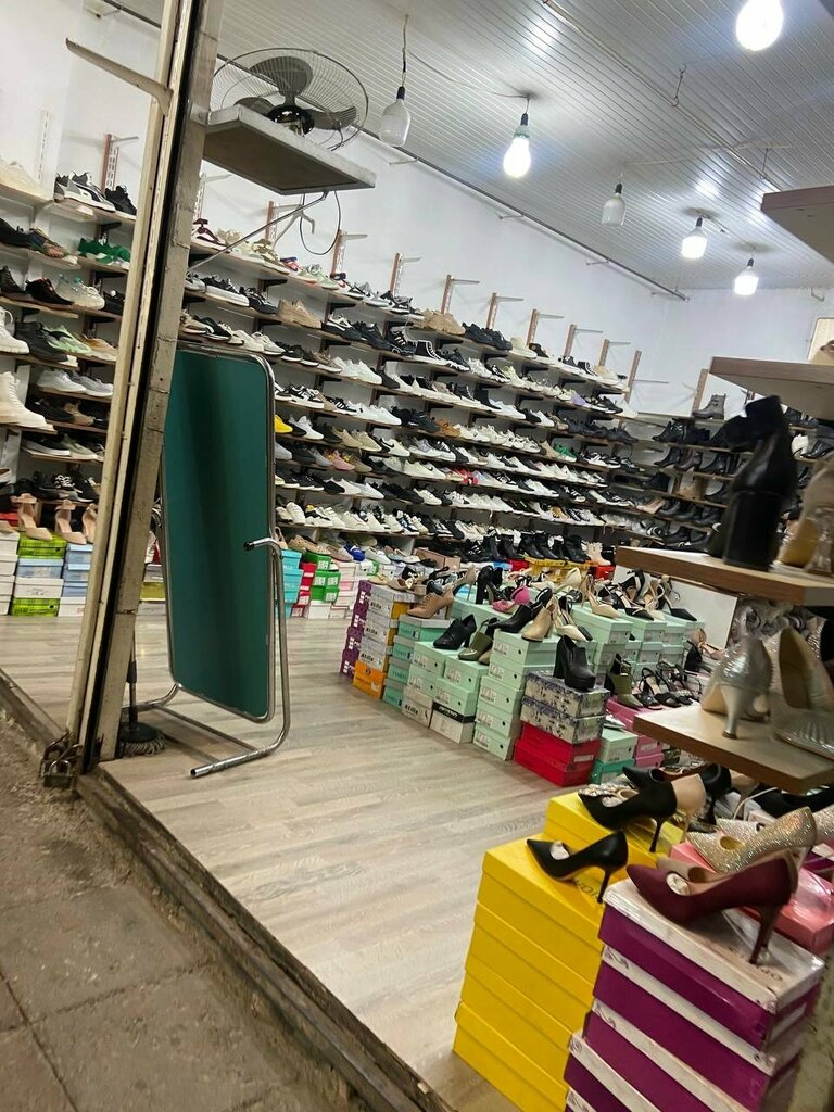 Ayakkabı mağazaları Qadın ayaqqabıları, Mingeçevir, foto