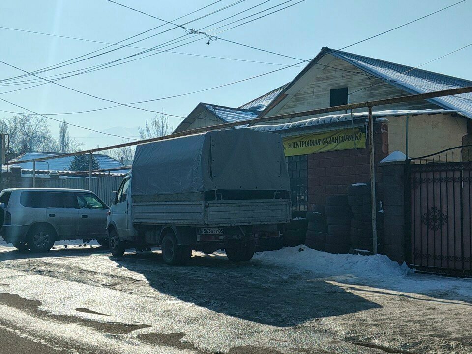 Oto lastik tamiri Tire Fitting, Almatı, foto