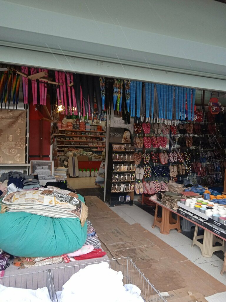 Ucuzluk mağazası Şaka Gibi, Ankara, foto