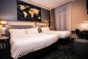 Hotel Univers (Provence-Alpes-Côte d'Azur, Alpes-Maritimes, Arrondissement de Nice, Sospel, Rue de la Liberté, 2), otel  Nice'den