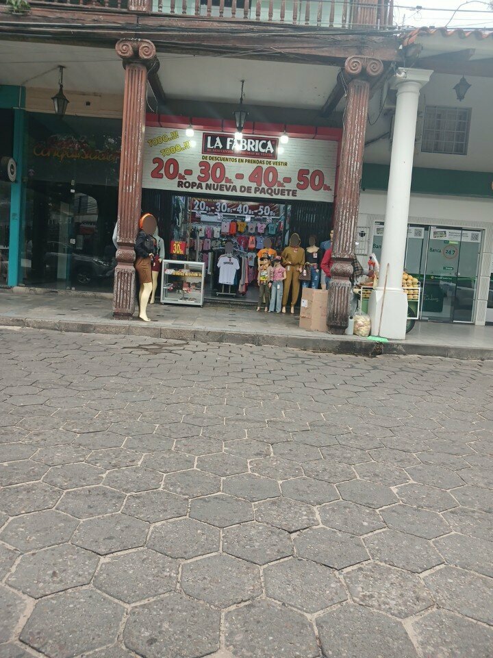 Çocuk giyim mağazaları La Fabrica, Santa‑Krus, foto