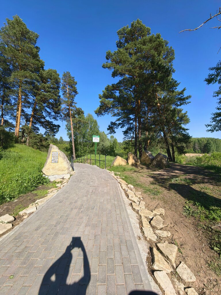 Şapel, haç anıtı Часовня у источника Пателеймона Целителя, Tataristan, foto