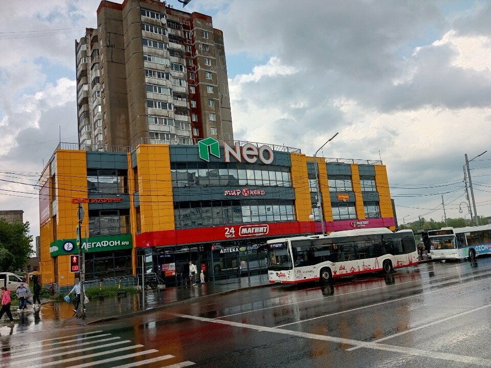 Alışveriş merkezleri Торговый центр NEO, Cherepovets, foto