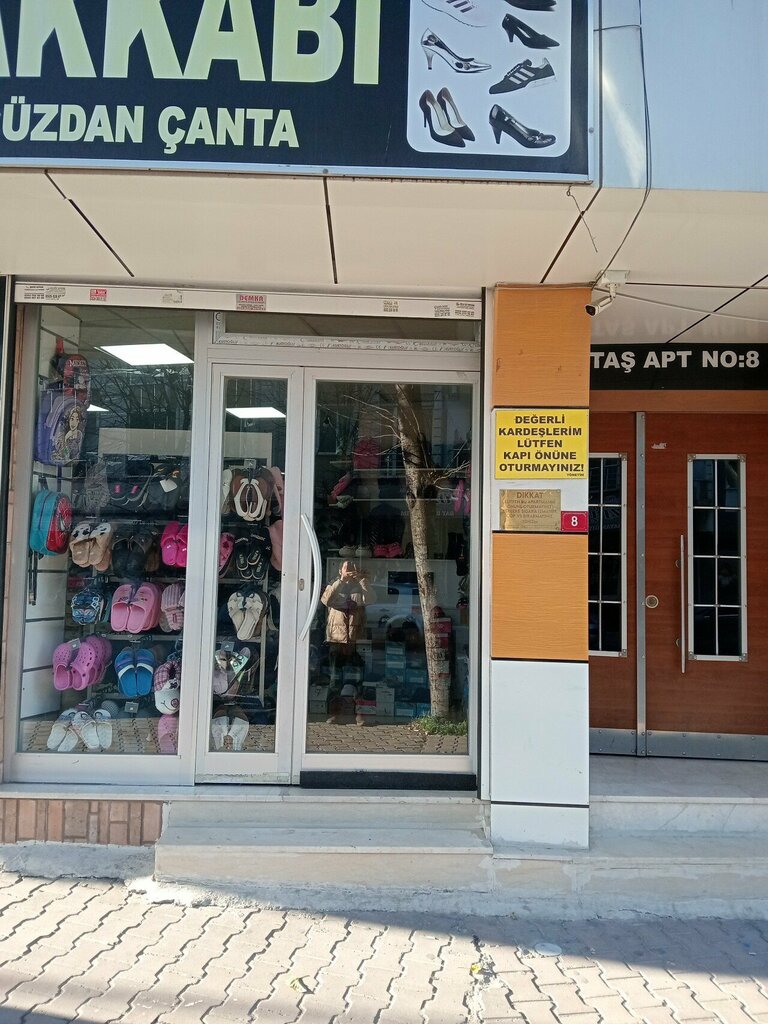 Ayakkabı mağazaları Mert Ayakkabi, İstanbul, foto