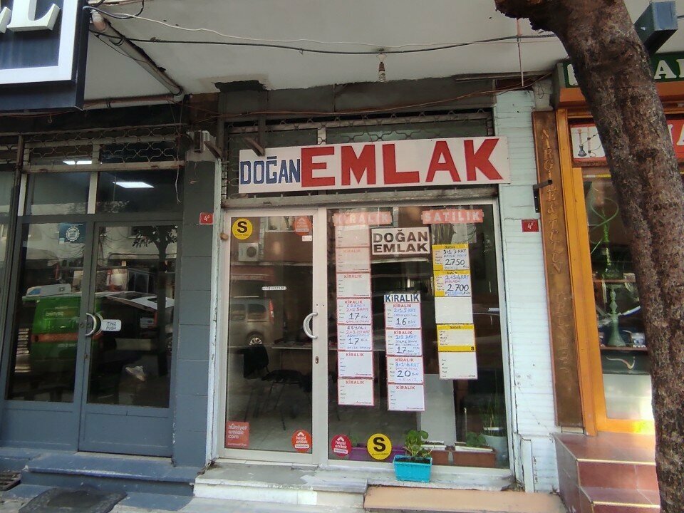 Emlak ofisi Doğan Emlak, İstanbul, foto