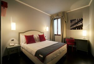 Hotel Rosso 23 (Piazza di Santa Maria Novella No:21, Florence), otel  Floransa'dan
