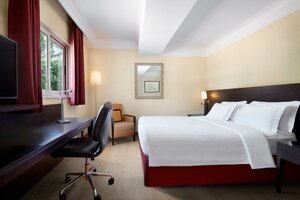 Courtyard by Marriott Rome Central Park (Via Giuseppe Moscati No:1), otel  Roma'dan