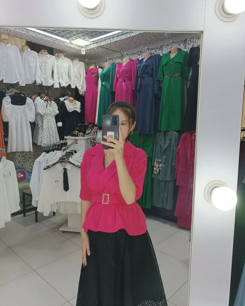 Giyim mağazası Aynur women shop, Nukus, foto
