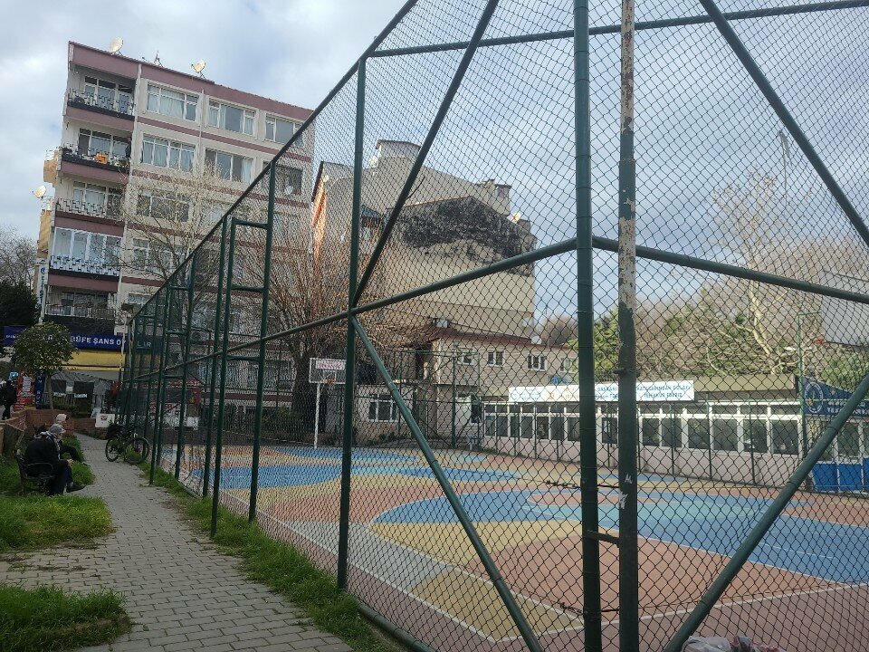 Çocuk oyun ekipmanları Abdullah Tukay Parkı, İstanbul, foto