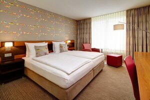 Trans World Hotel Kranichhöhe (North Rhine-Westphalia, Rhein-Sieg-Kreis, Bövingen, 129), otel  Kuzey Ren‑Vestfalya'dan