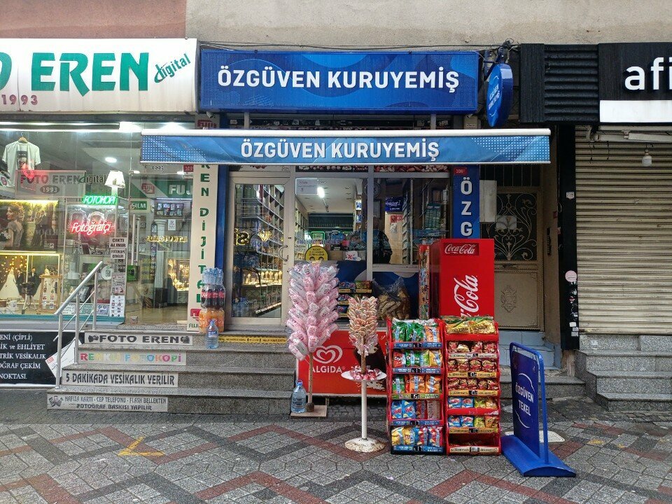 Kuruyemiş, atıştırmalık, kuru meyve Özgüven Kuruyemiş, İstanbul, foto