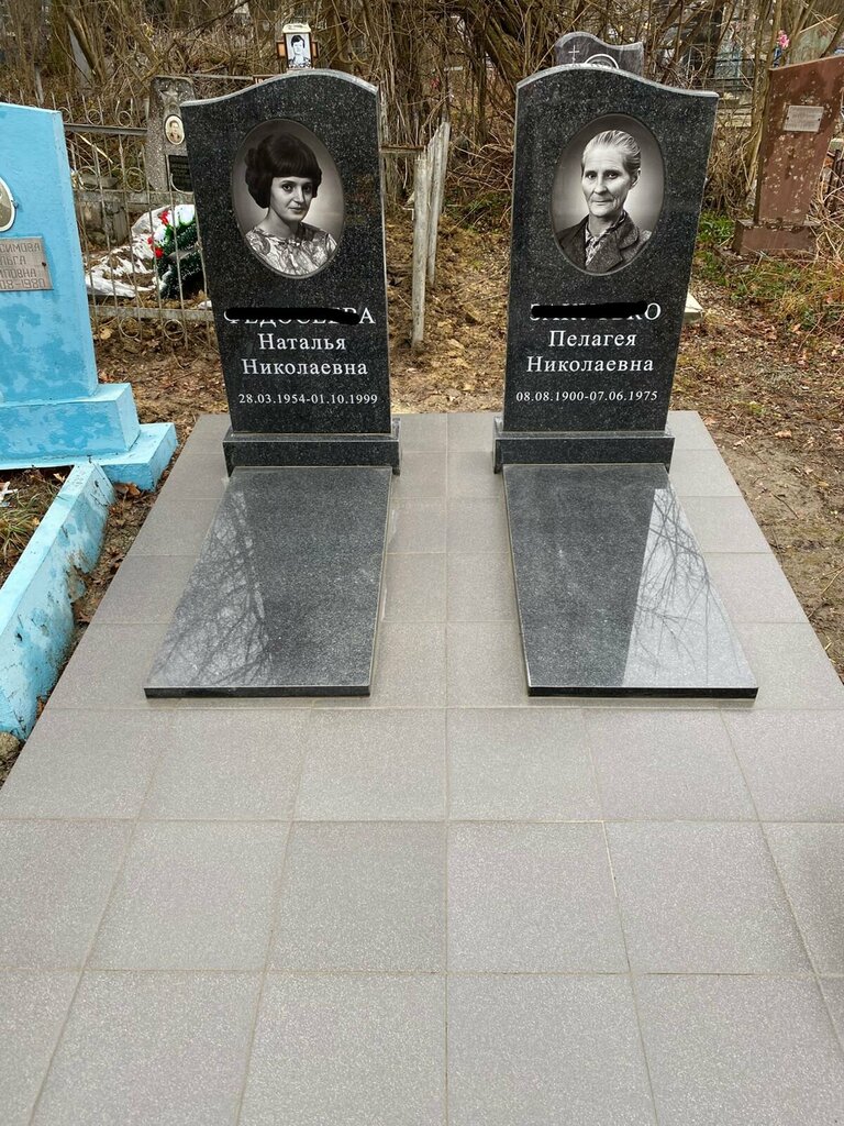 Heykel ve mezarlık taşı üreticileri Anıtların Ve Mezar Taşlarının İmalatı, Hadyjensk, foto