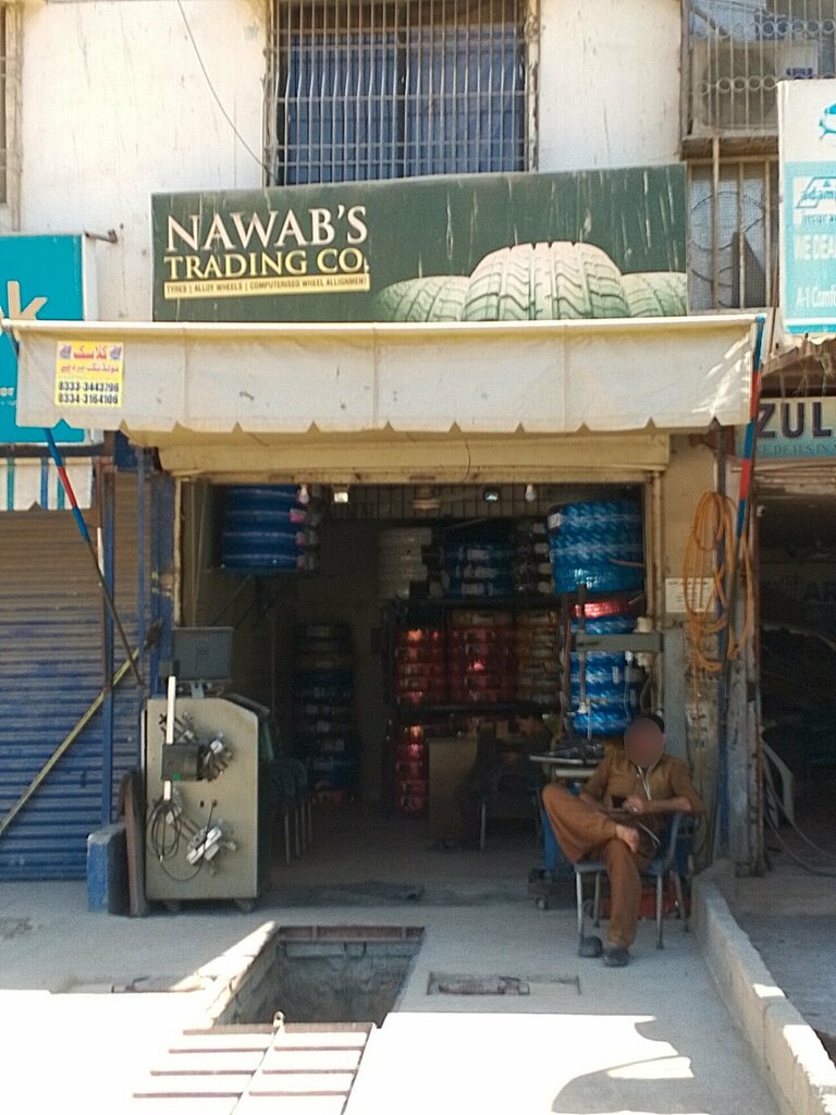 Jant ve lastikçiler Nawab's traders, Karaçi, foto