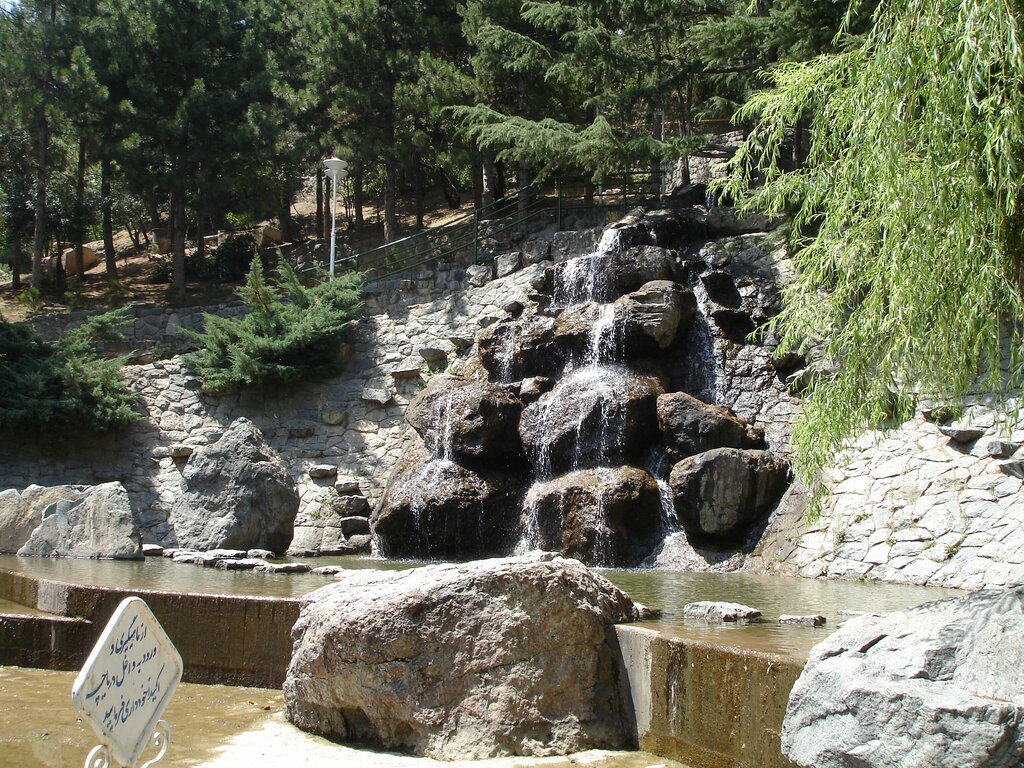 Kültür ve eğlence parkları Cemşidiye Parkı, Tahran, foto