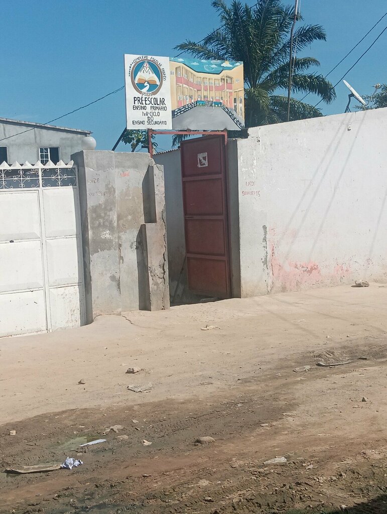 Özel okul Israel, Loanda, foto