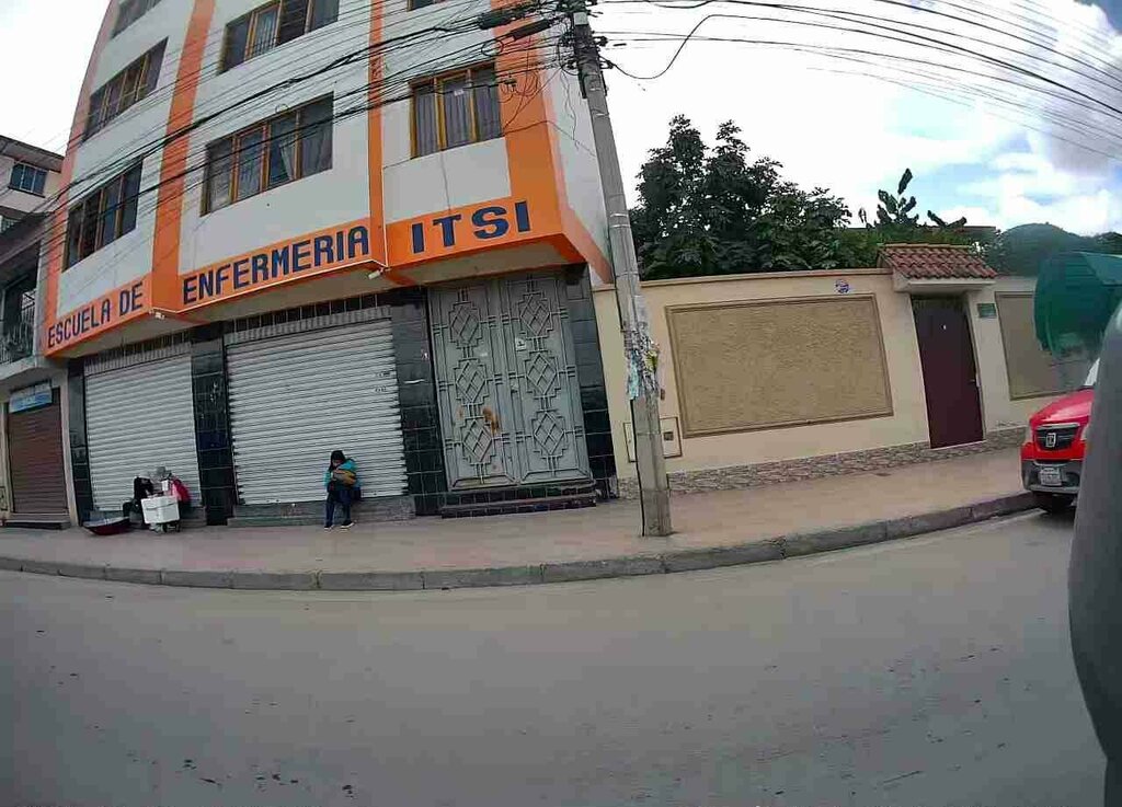 Meslek yüksekokulu Itsi Nursing School, Cochabamba, foto
