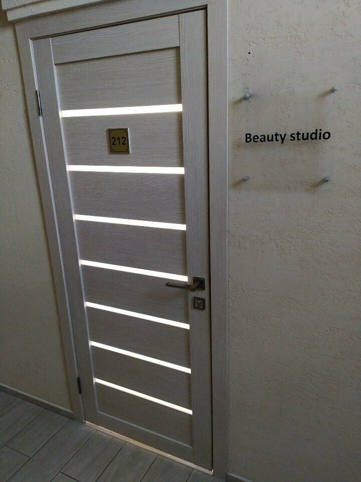 Kaş ve kirpik salonu Enigma, Karağandı, foto