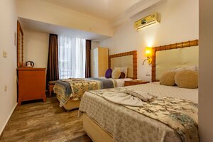 London Hotel (Muğla, Fethiye, Ölüdeniz Mah., Hisar Cad., 13), otel  Fethiye'den