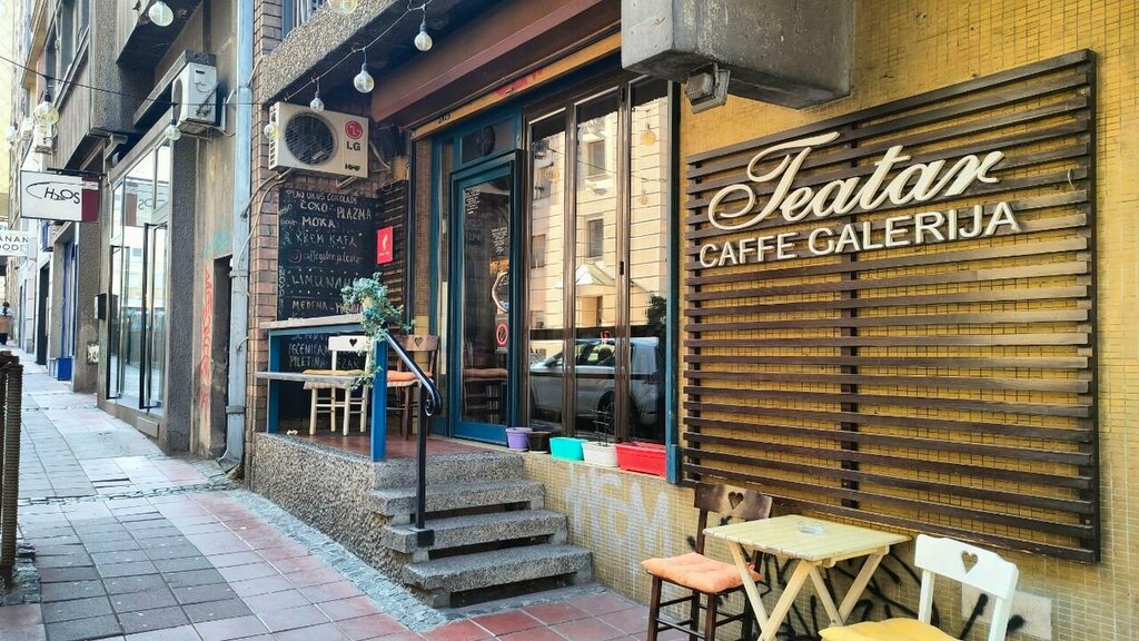 Kahve dükkanları Caffe Galerija Teatar, Belgrad, foto