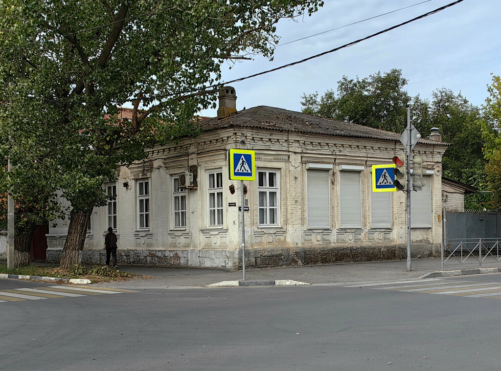 Turistik yerler Жилой дом П.Л. Швиденко, владельца магазина ритуальных товаров, Azov, foto