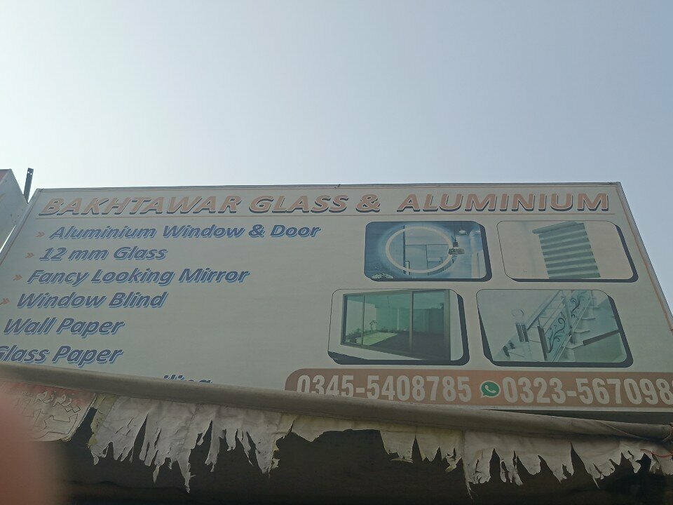 Cam ve cam ürün üreticisi Bakhtawar Glass & Aluminum, Rawalpindi, foto