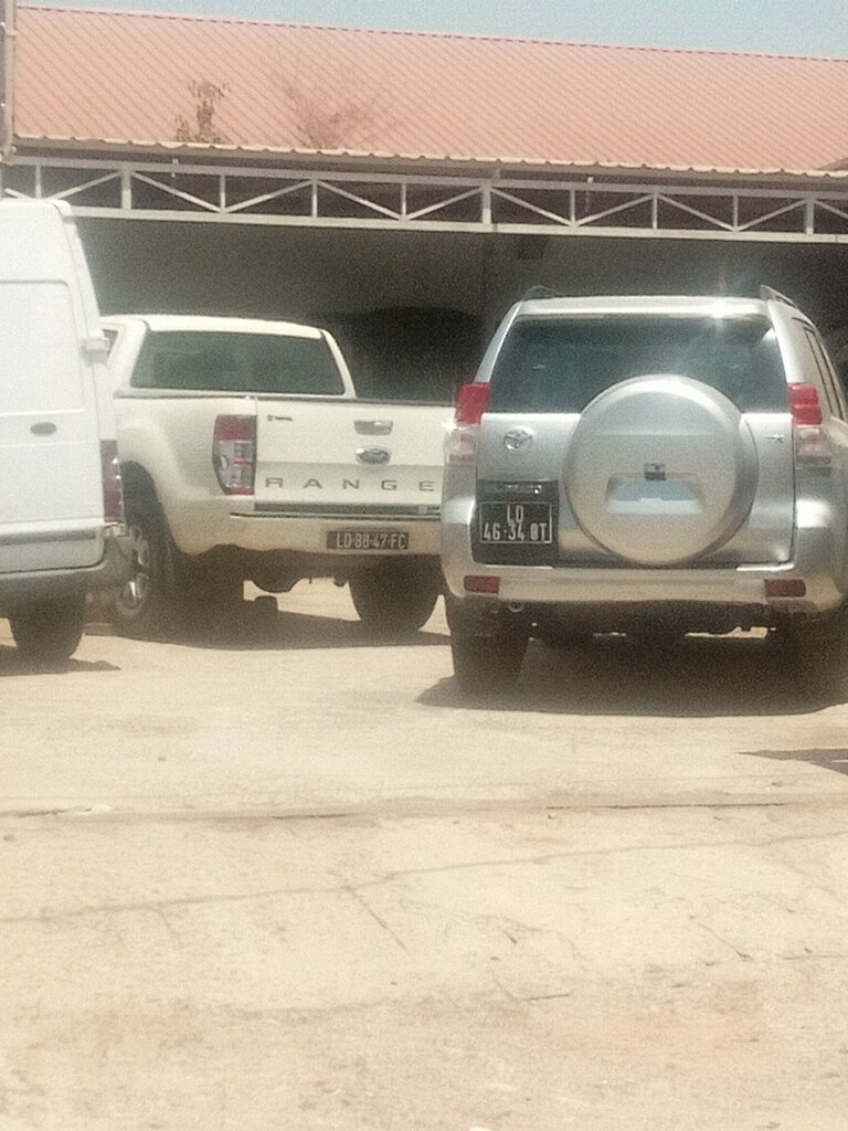 Otomobil servisi Oficina auto, Loanda, foto