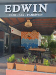 Edwin Cafe Bar & Pansiyon (Balıkesir, Ayvalık, Küçükköy Mah., Egemenlik Cad., 26/4), kafe  Ayvalık'tan