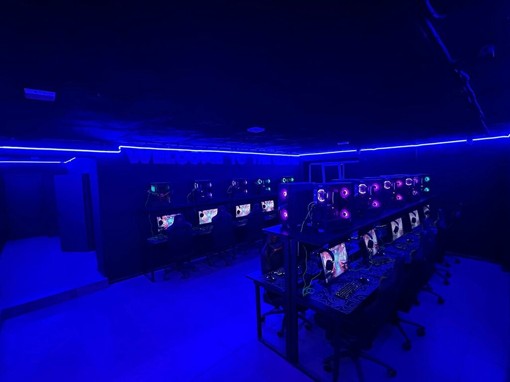 Bilgisayar kulübü Versus Cyber Arena, Taganrog, foto