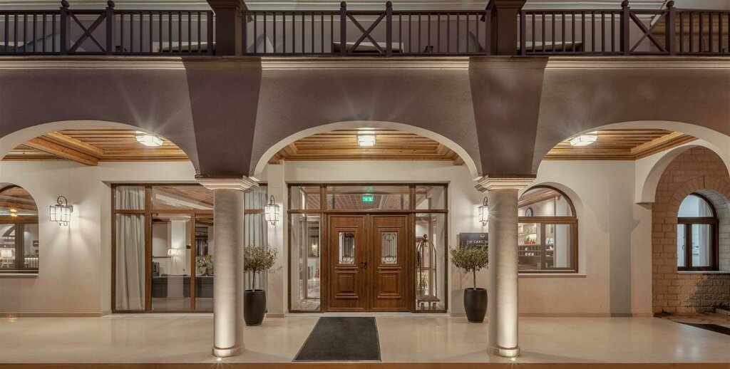 Otel The Lake Hotel, Yanya, foto