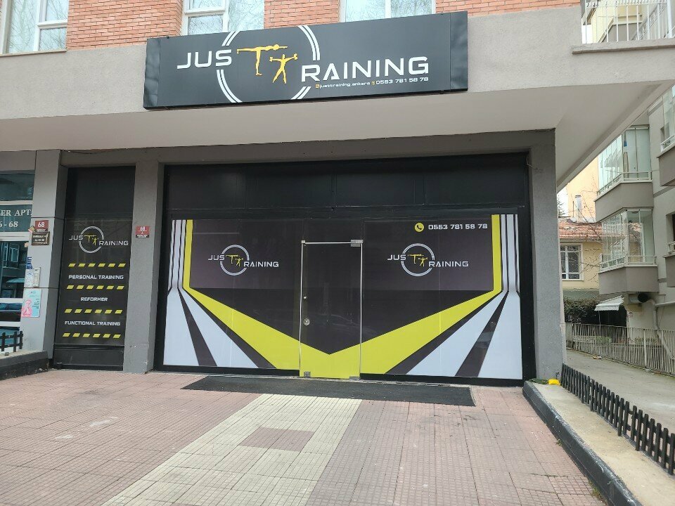 Boya ve cila malzemeleri üretim ve satış yerleri Just Raining, Ankara, foto