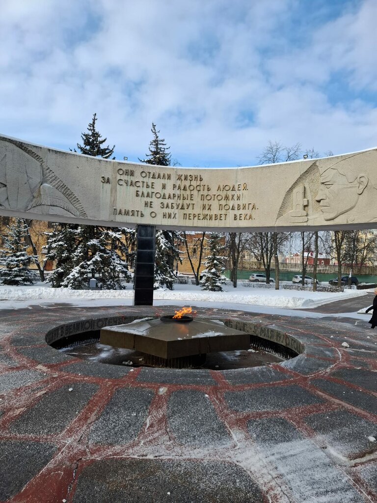 Anıt, heykel Вечный огонь, Tambov, foto