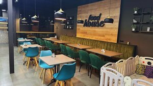 ФУД Хаус (Zhasminovaya ulitsa No:11), kafe  Aprelevka'dan