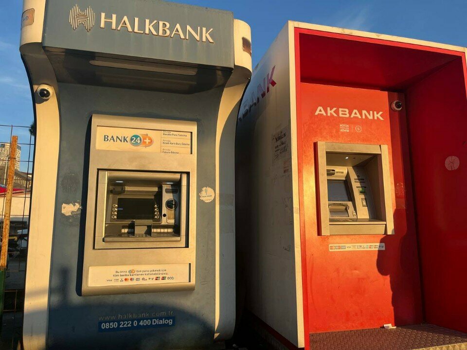 ATM'ler Halkbank ATM, İstanbul, foto