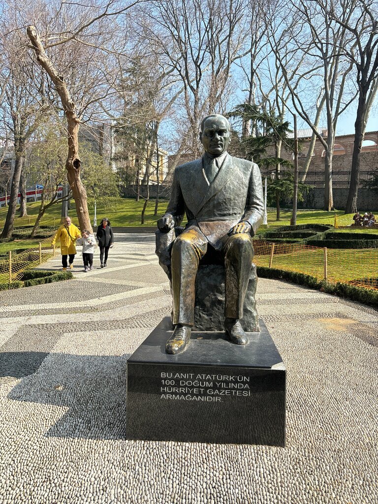 Anıt, heykel Atatürk Anıtı, İstanbul, foto