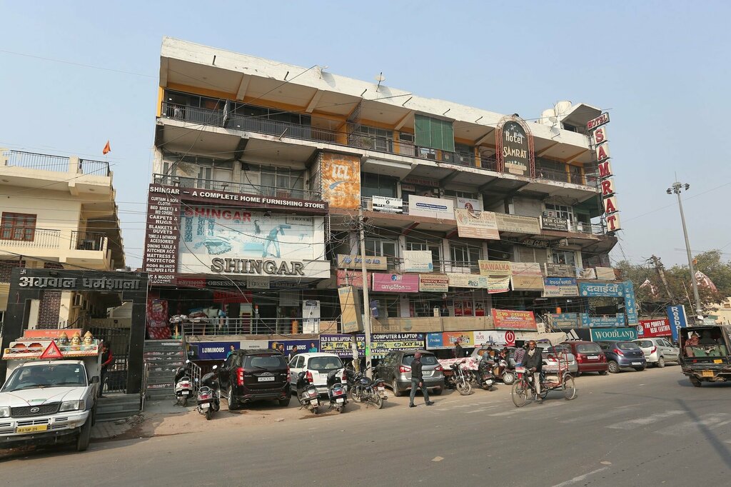 Otel Oyo 27864 Hotel Samrat, , foto