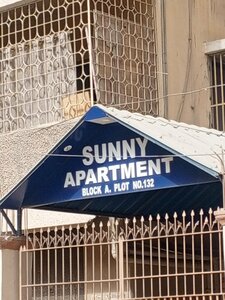 Sunny apartment block A (Province of Sindh, Karachi, Garden West Area, KWO 3), otel  Karaçi'den