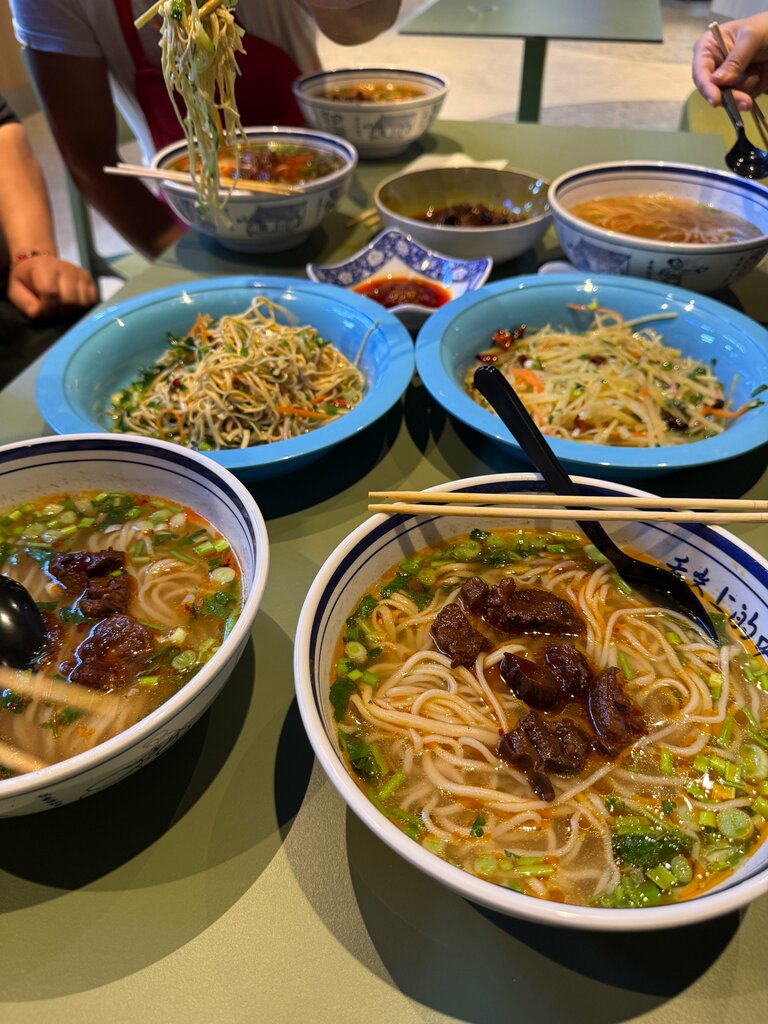 Kafe Mr Hot Ramen, Moskova, foto