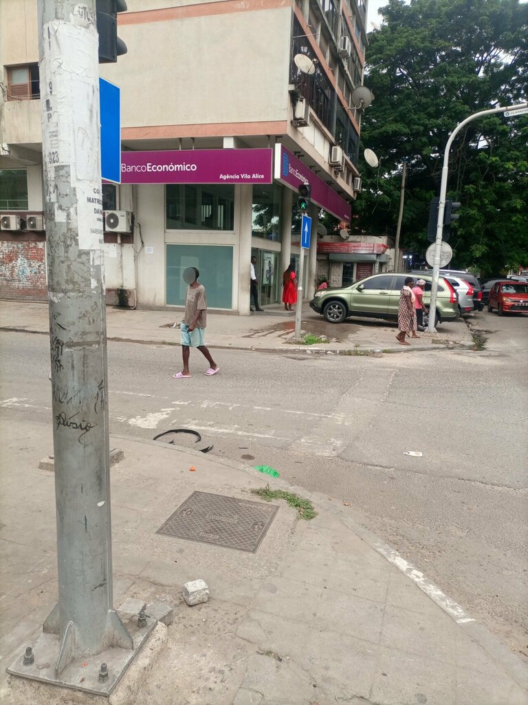 Banka Banco de Comércio e Indústria, Loanda, foto