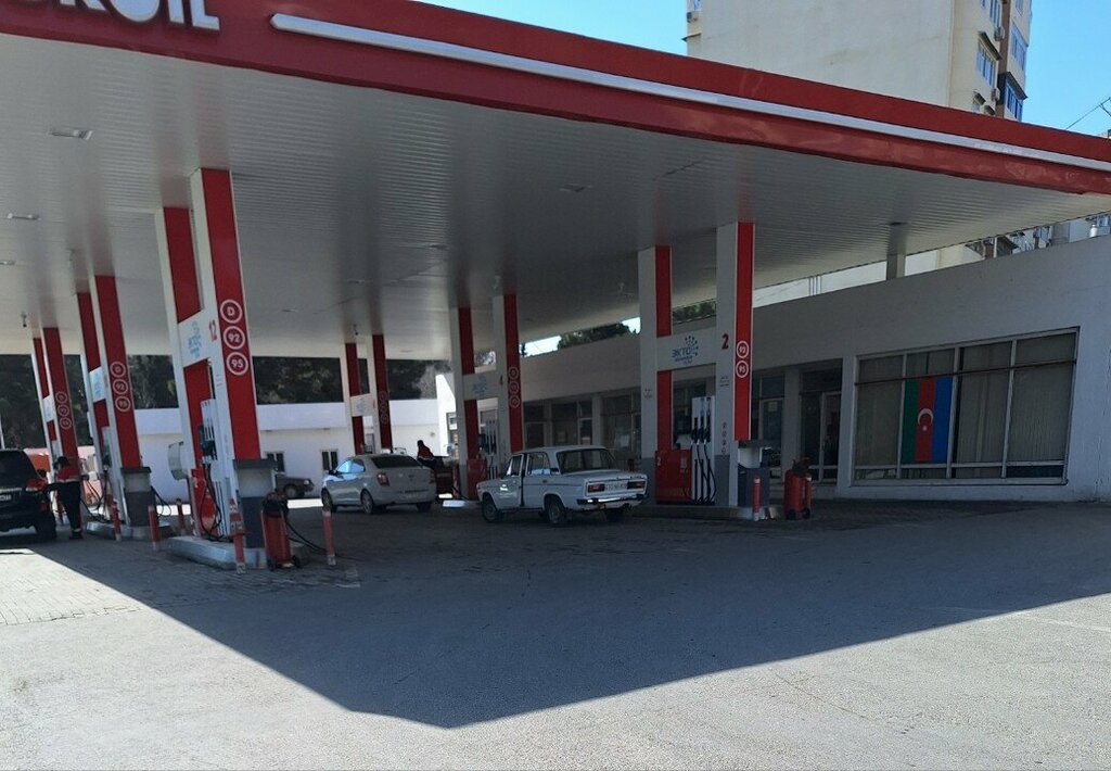 Benzin istasyonu Lukoyl, Bakü, foto