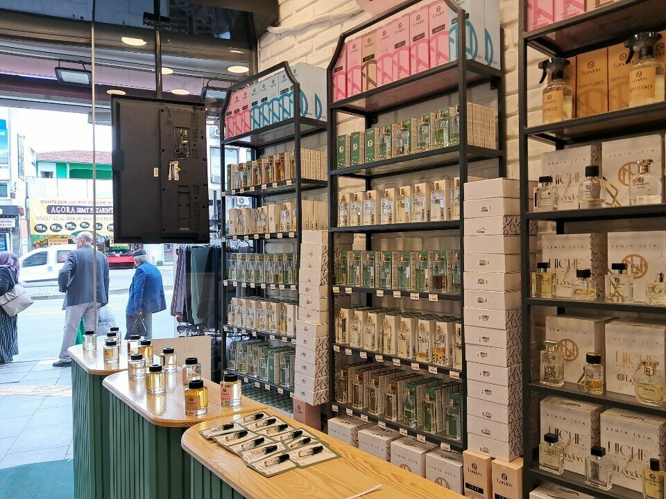 Kozmetik ve parfümeri mağazaları London Perfume, İzmir, foto