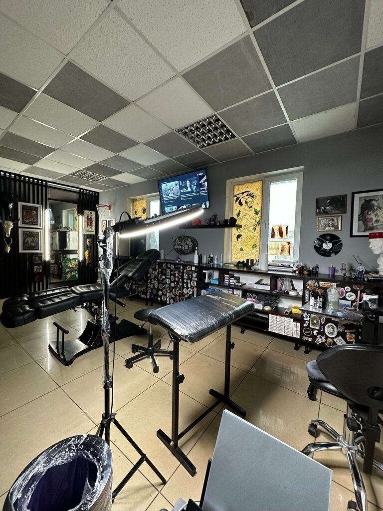 Dövmeciler Lucky Punch Tattoo, Valuyki, foto